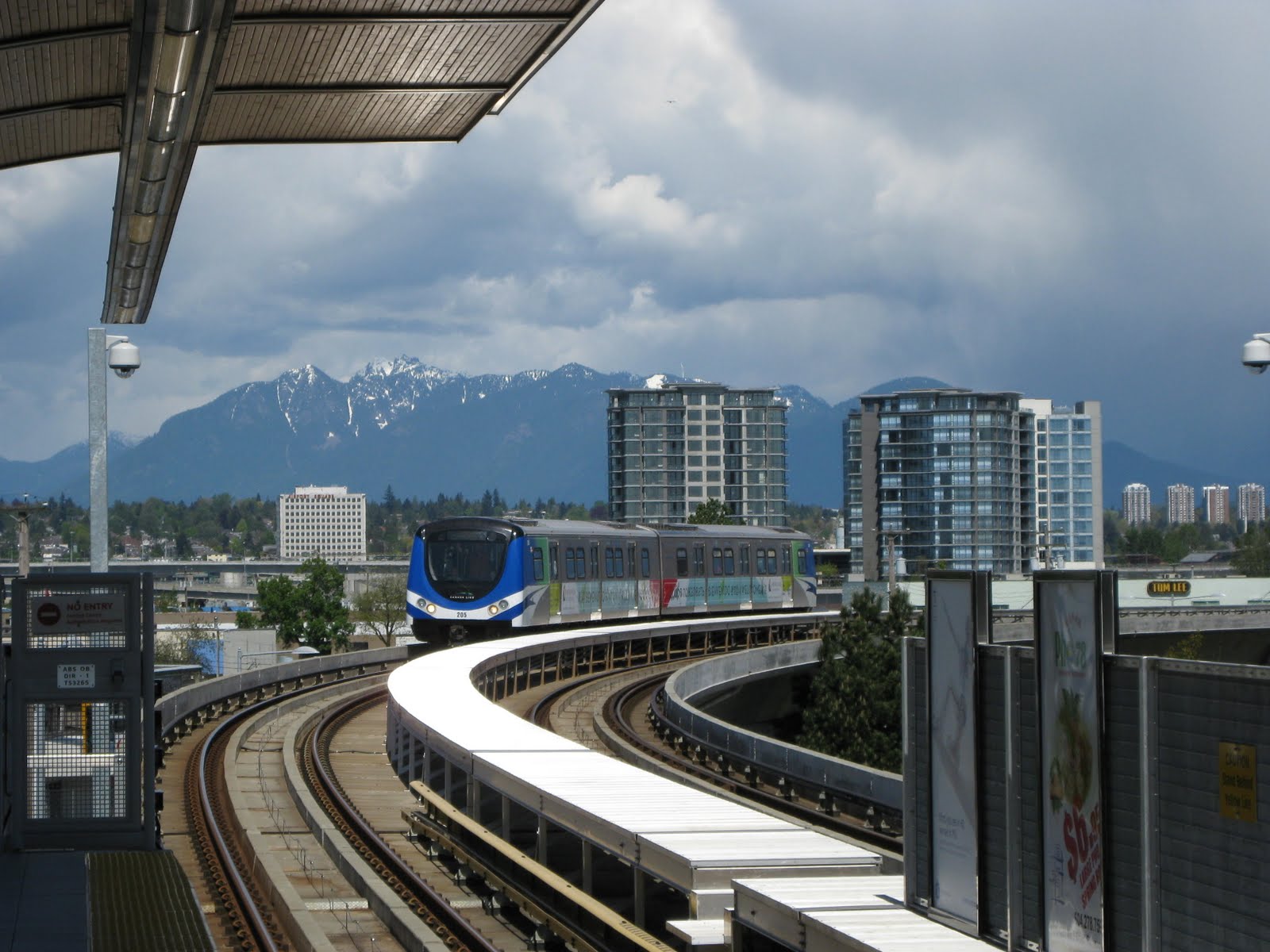 CUPE 7000 members ratify collective agreement with SkyTrain | Canadian ...